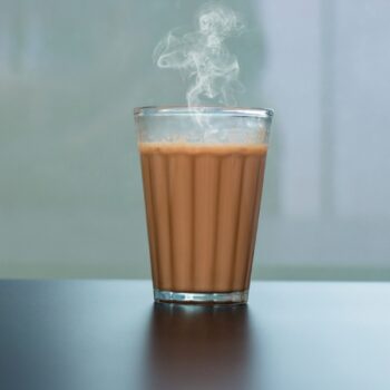 Iced Tea vs Hot Tea: Which One is Better for Your Health?